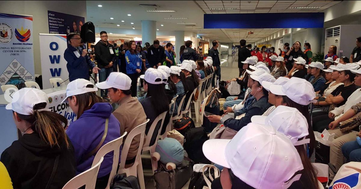 76 more OFWs arrive in PH from Lebanon - The Filipino Times