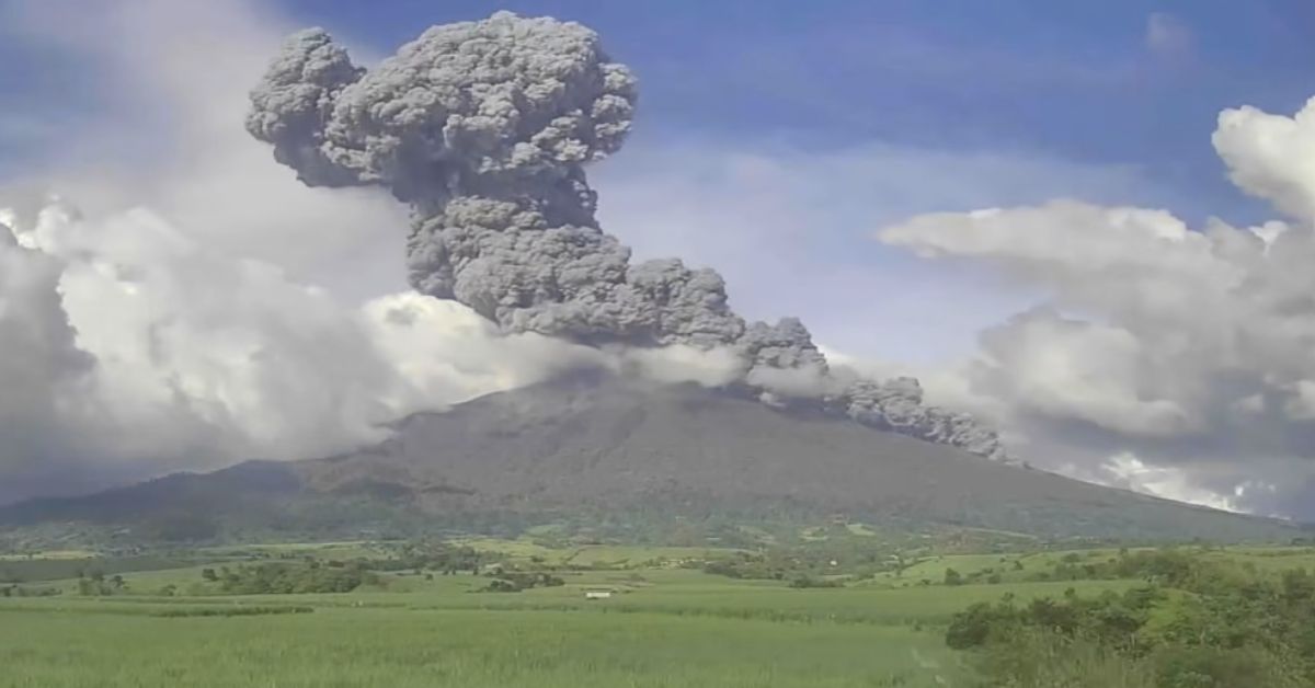 PHIVOLCS: Kanlaon Volcano records 31 volcanic earthquakes; ash ...