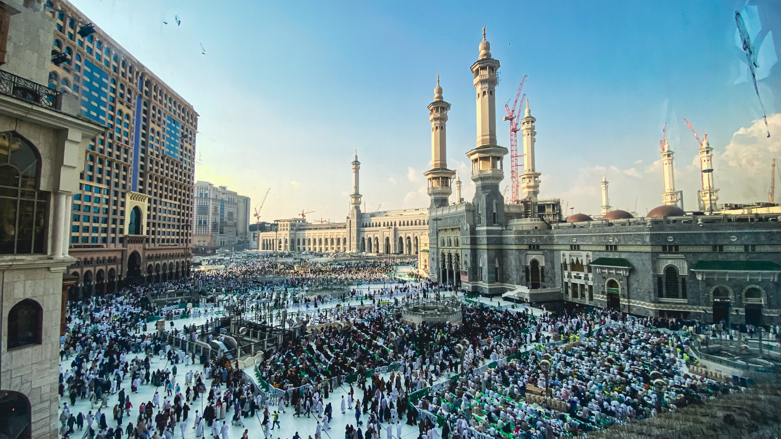 Saudi Arabia sends off over 2,400 pilgrims from various countries after ...
