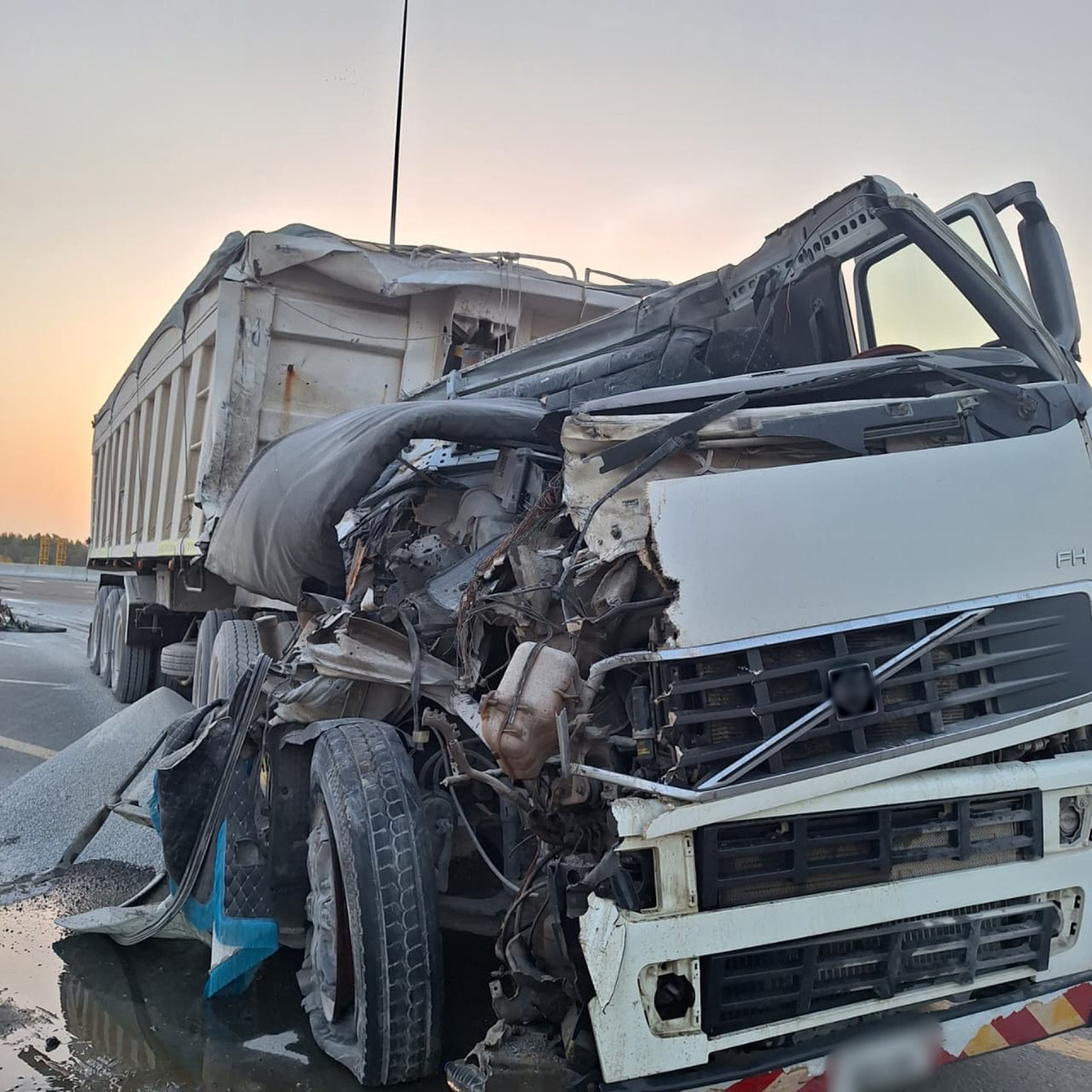 Truck Driver Injured in Fatigue-Related Crash in Dubai - The Filipino Times