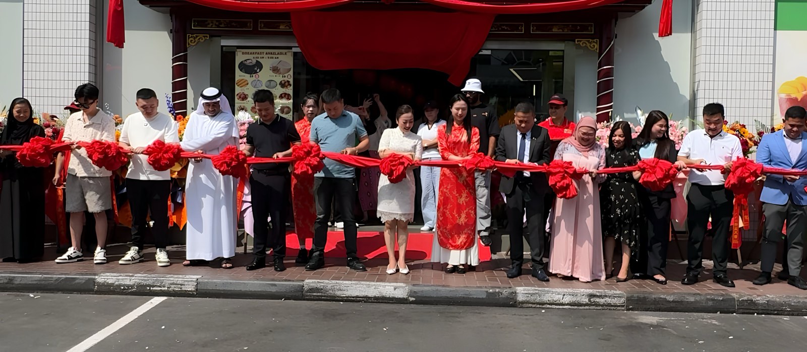 Hong Gourmet Hypermarket opens new Satwa branch with dining concept ...