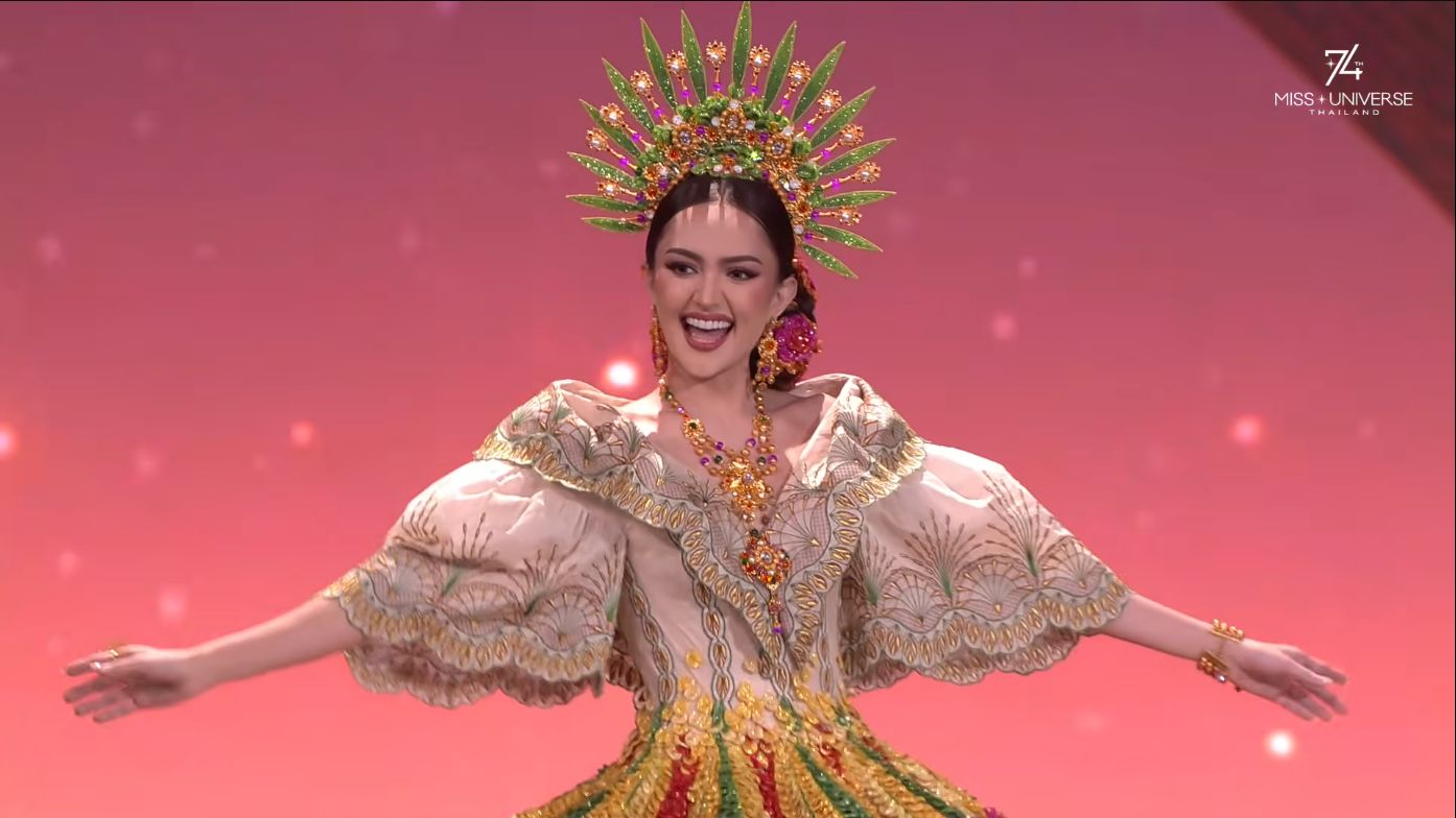 Ahtisa Manalo wows crowd with colorful fiesta-inspired national costume ...