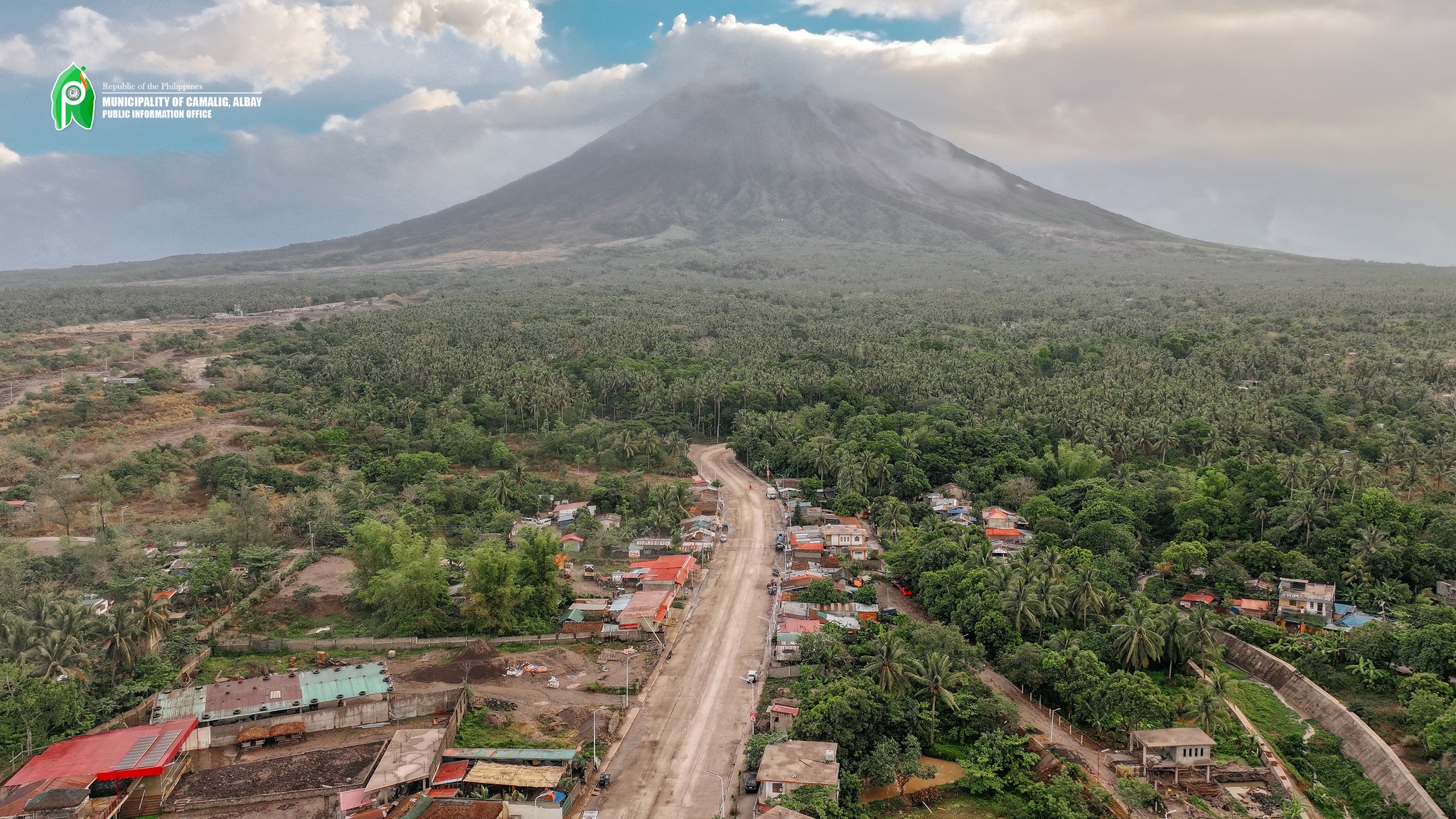 Over 52,000 families affected by Mayon unrest; thousands evacuated ...